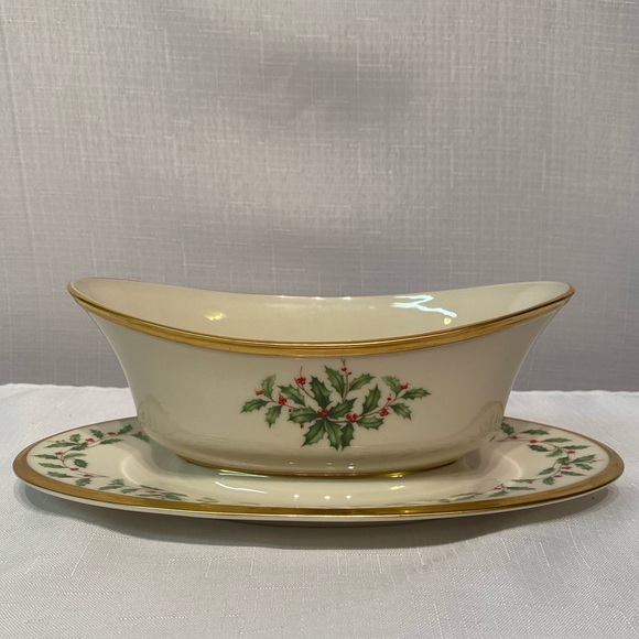 Lenox | Dining | Lenox Holiday Gravy Boat Underplate Porcelain Holly Berry 24k Gold Trim 9 78 ...